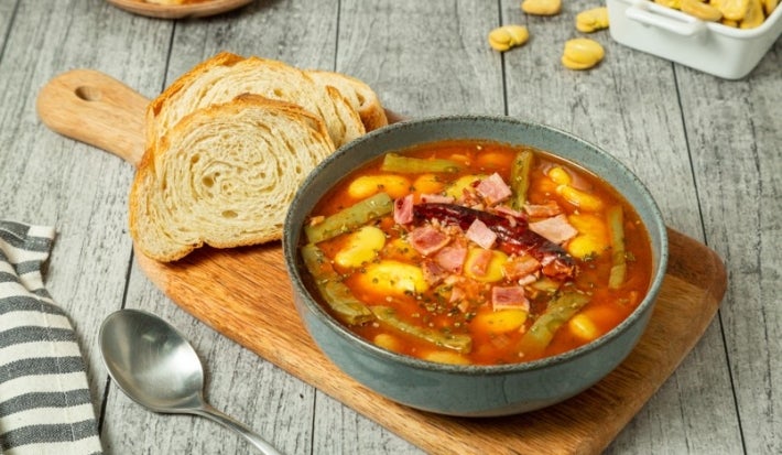 Receta fácil y rápida de caldo de habas | Recetas Nestlé